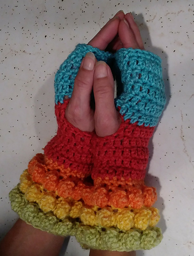 Ravelry: Popcorn Bobbles Fingerless Gloves pattern by Kristin Wilkinson