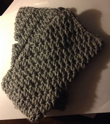 Ravelry: Easy Textured Fingerless Gloves pattern by tittiesse