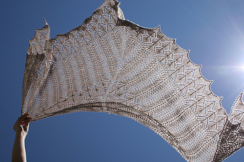 Ravelry: Feathered Wings Shawl pattern by Asami Kawa