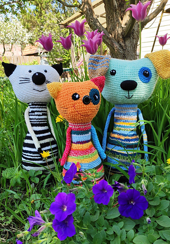 Ravelry: Scrap yarn cat pattern by Violeta V.P.