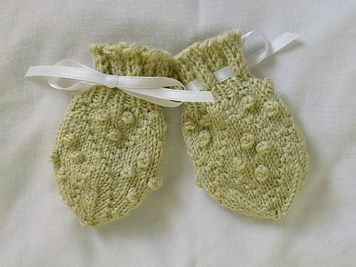 Ravelry: Darling Baby Scratch Mitts pattern by Kathleen Sperling