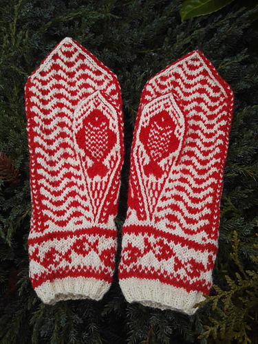 [FO] Double Fish Mittens : r/knitting