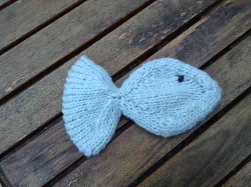Ravelry: Rybka (Wee Fishie) pattern by Kino Knits