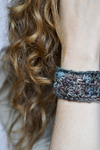 Ravelry: Bracelet Star pattern by Elise Designs