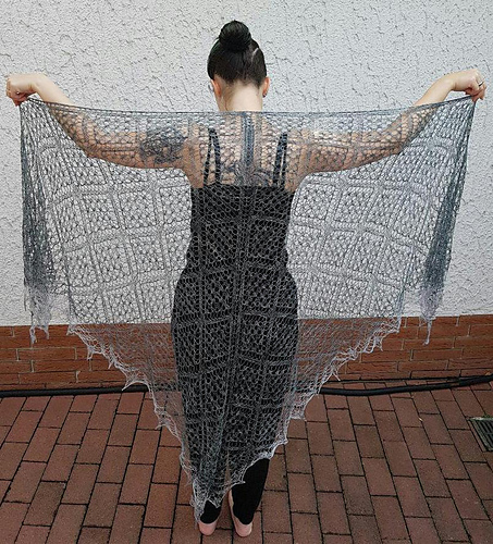 Ravelry: Alinne Shawl pattern by Jolanta Zwierzchowska