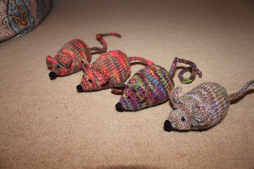 Ravelry: Pocket Pals pattern by Chris de Longpré