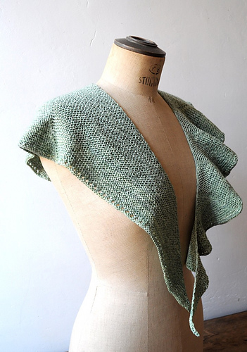 Ravelry: Virgule Shawl & Shawlette pattern by Christine Rouvillé