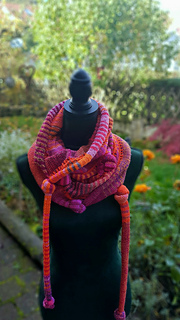 Ravelry: wuscheltigger's Noose, der Knotenloop N°3 - Pink Orange Melange