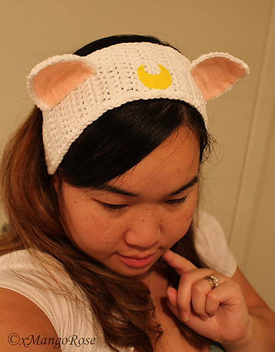 Ravelry: Artemis or Luna Headband from Sailor Moon pattern by Wendy Korz