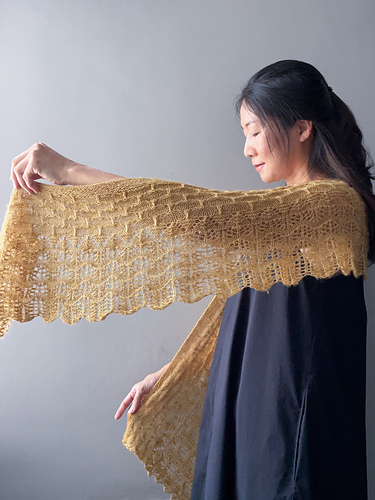 Ravelry: Eylul Shawl pattern by yamagara