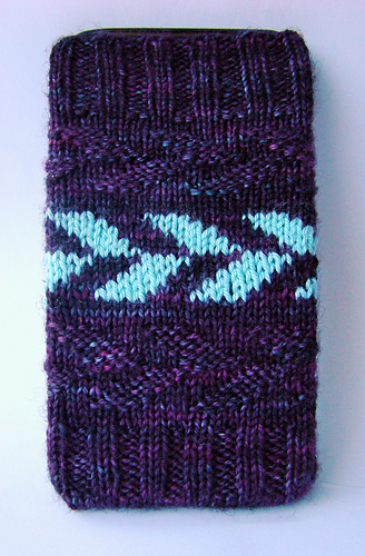 Ravelry: Zig Zag Phone Sweater pattern by Renée Kies