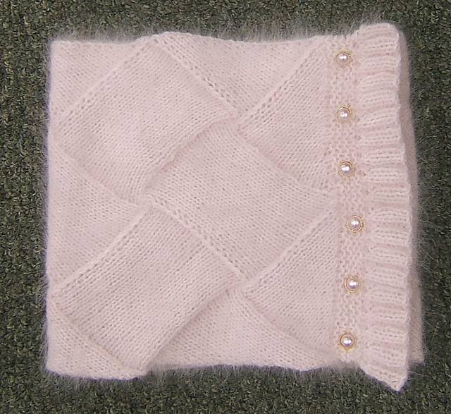 Ravelry: Angora Entrelac Cowl pattern by Sharon Mooney