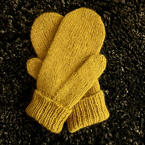 Ravelry: Yarnesty mittens pattern by Anna Friberg