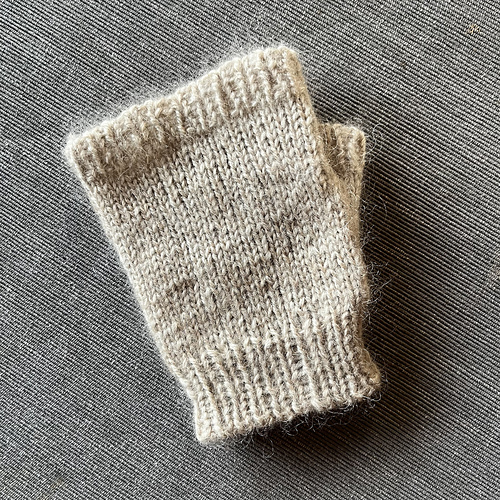 Ravelry: Yarnesty's Half Mittens pattern by Anna Friberg