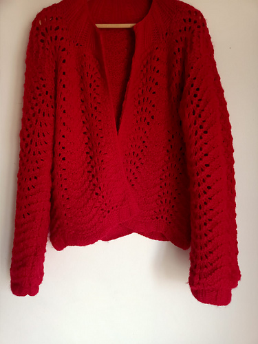 Ravelry: Red waves cardigan pattern by Cri_ykc