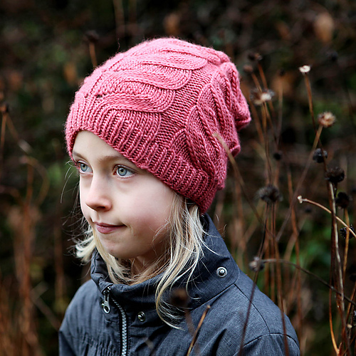 Ravelry: Dusty Beanie pattern by June Thomsen