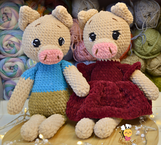 Ravelry: Piglets in clothes pattern by Yarn over with Natasha Smuts