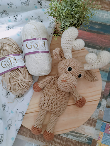 Ravelry: Cuddle me Moose amigurumi pattern by Yarn over with Natasha Smuts