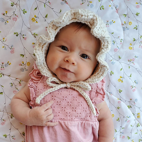 Ravelry: UNION RUFFLE baby bonnet pattern by Yarn Republic - Steph Jamison