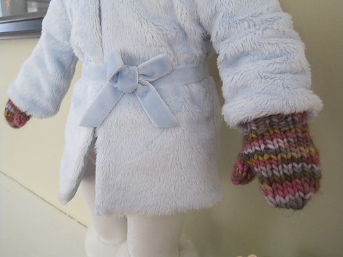 Ravelry: Easy Doll Mittens for 18" dolls pattern by Kristina Schmidt