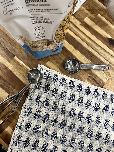 Ravelry: Gingham Diamond Jumbo Washcloth pattern by Michelle Prester