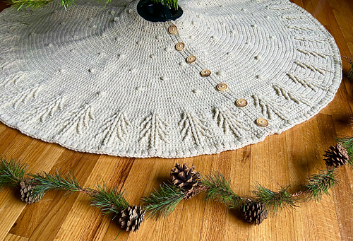 Ravelry: Silent Night Christmas Tree Skirt pattern by Brenda K. B. Anderson