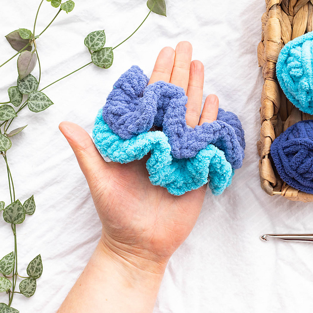 Ravelry: Blanket Yarn Hair Scrunchies pattern by Alex DellAringa