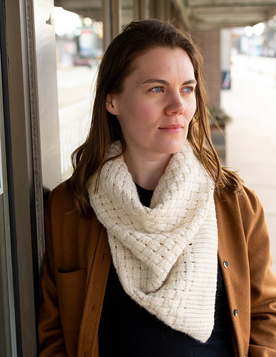 Ravelry: Coracle cowl pattern by Ysolda Teague