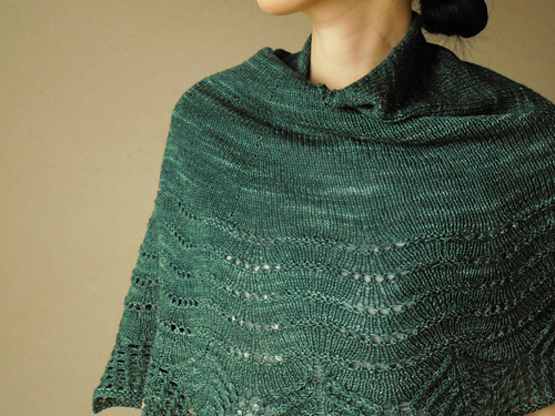 Ravelry: Nami Shawl pattern by Yuki Ueda