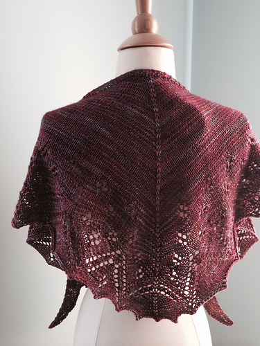 Ravelry: Go Shawl pattern by Zsuzsa Kiss