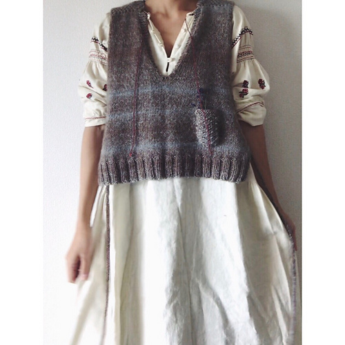 Ravelry: Hyldemoer vest pattern by Yuko shimizu