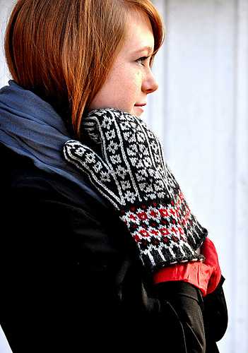 Ravelry: Holly Jean Mittens pattern by Mandy Powers