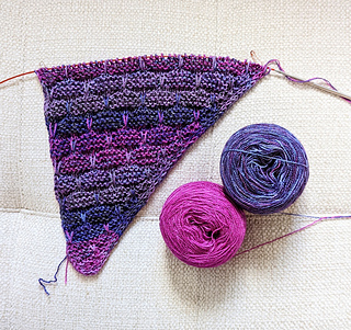 Ravelry: zombiemiko's Rain or Shine Shawl
