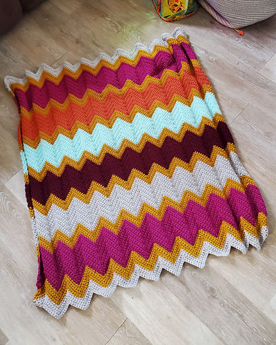 Ravelry: Zali Zig-Zag Chevron pattern by Pip Lincolne