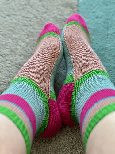 Ravelry: Valorie Socks pattern by Zsuzsanna Orthodoxou